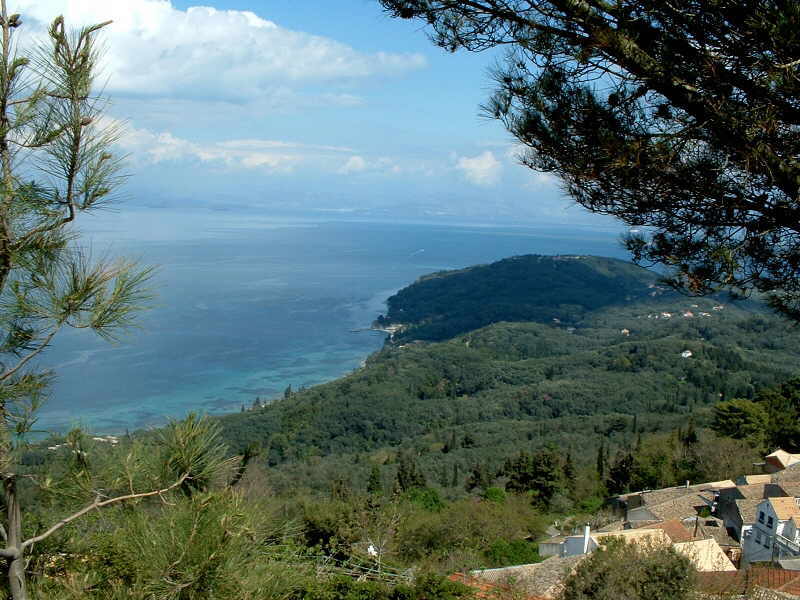 Korfu Orte - Das Bergdorf Chlomos im Süden Korfus - Korfu Urlaub ...